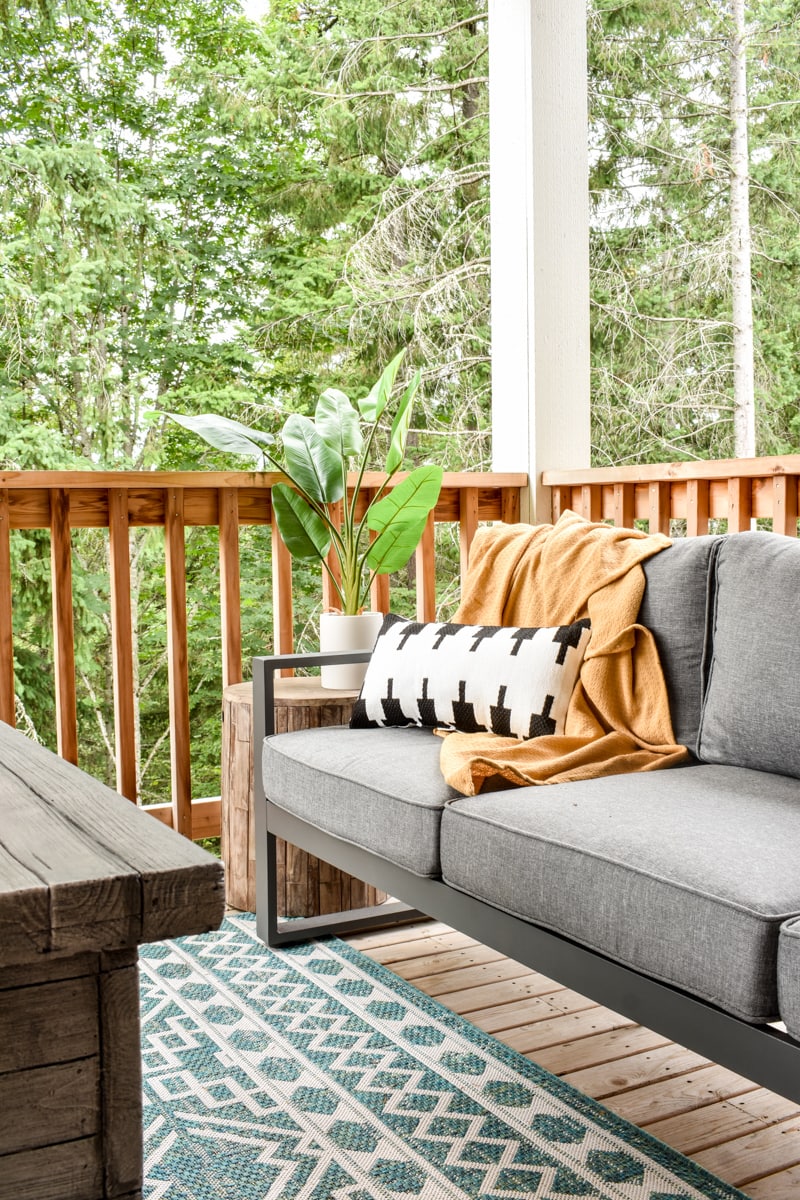 How to Choose The Best Outdoor Rug For Your Deck or Patio - Jessica ...